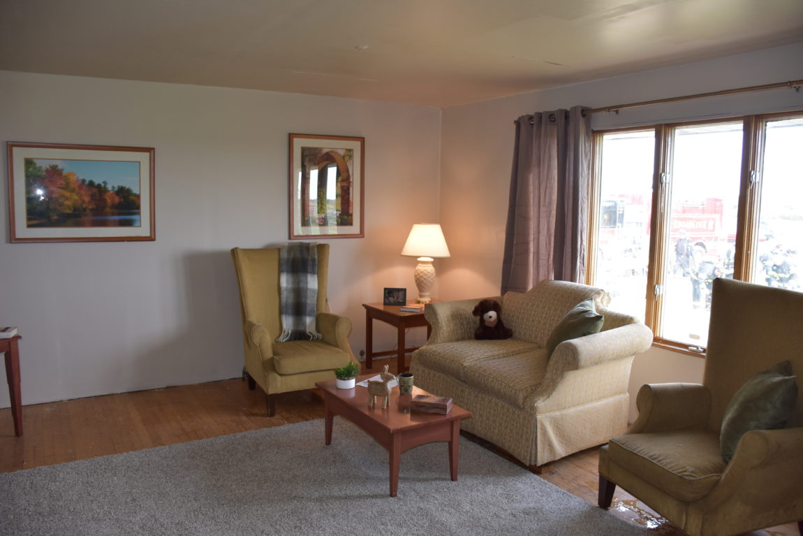 Video Footage Shows Dramatic Difference Between a Living Room Fire With ...